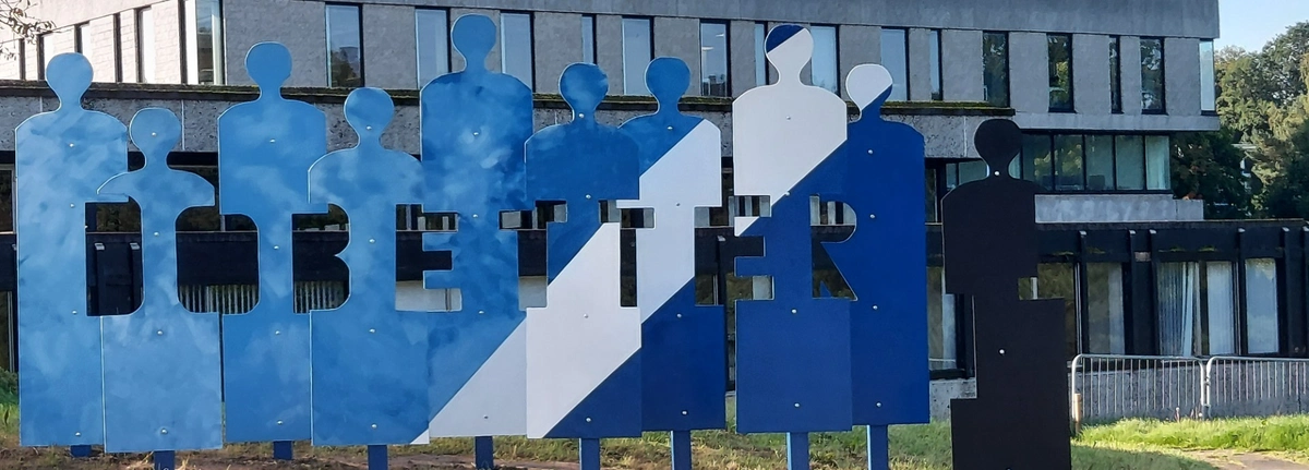 Artwork in solidarity with Black Lives Matter installed at the ...